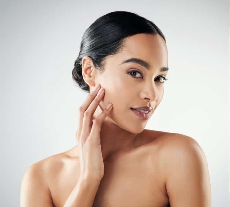 Comment affiner des joues trop rondes ? | Face Clinic | Genève